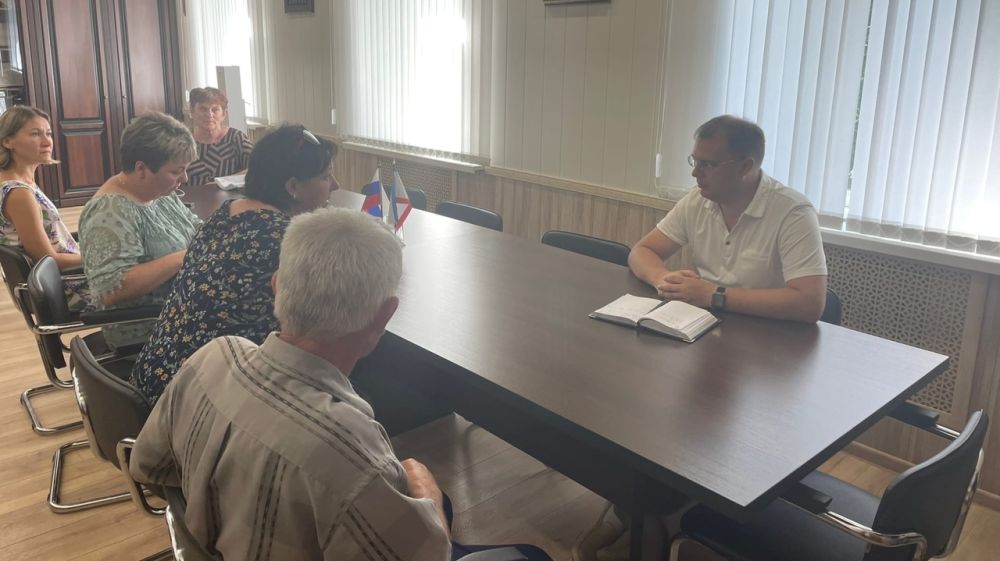 Глава администрации района Антон Кравец провел личный прием граждан