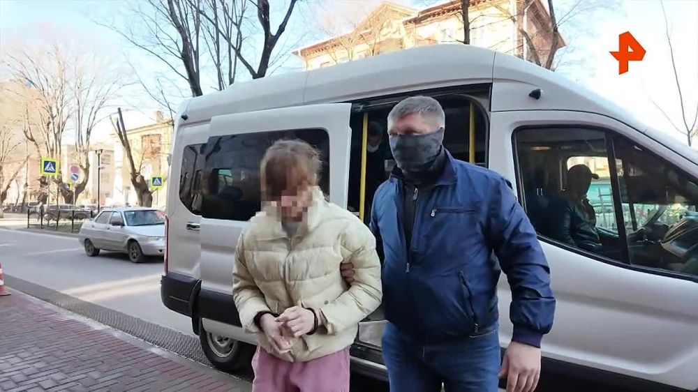 Задержанный в Симферополе мужчина планировал теракты на транспортных объектах в Крыму по